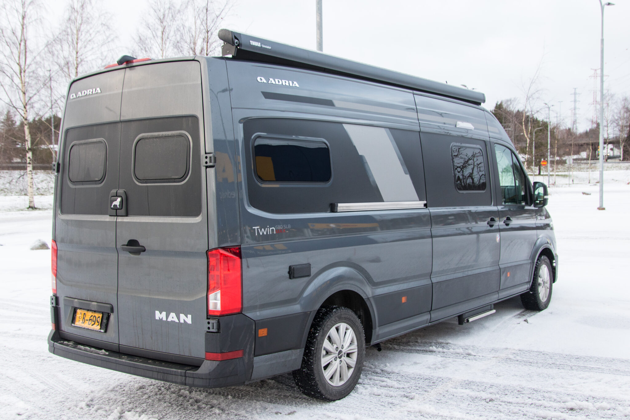 Koeajossa Adria Twin Max 680 SLB – Raskaamman luokan retkeilyauto ...