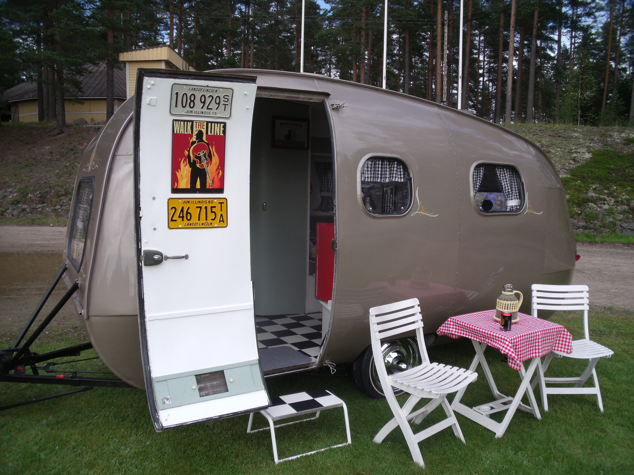 Chevrolet Impala (1964) & SMV 10 (1963) - Caravan-lehti